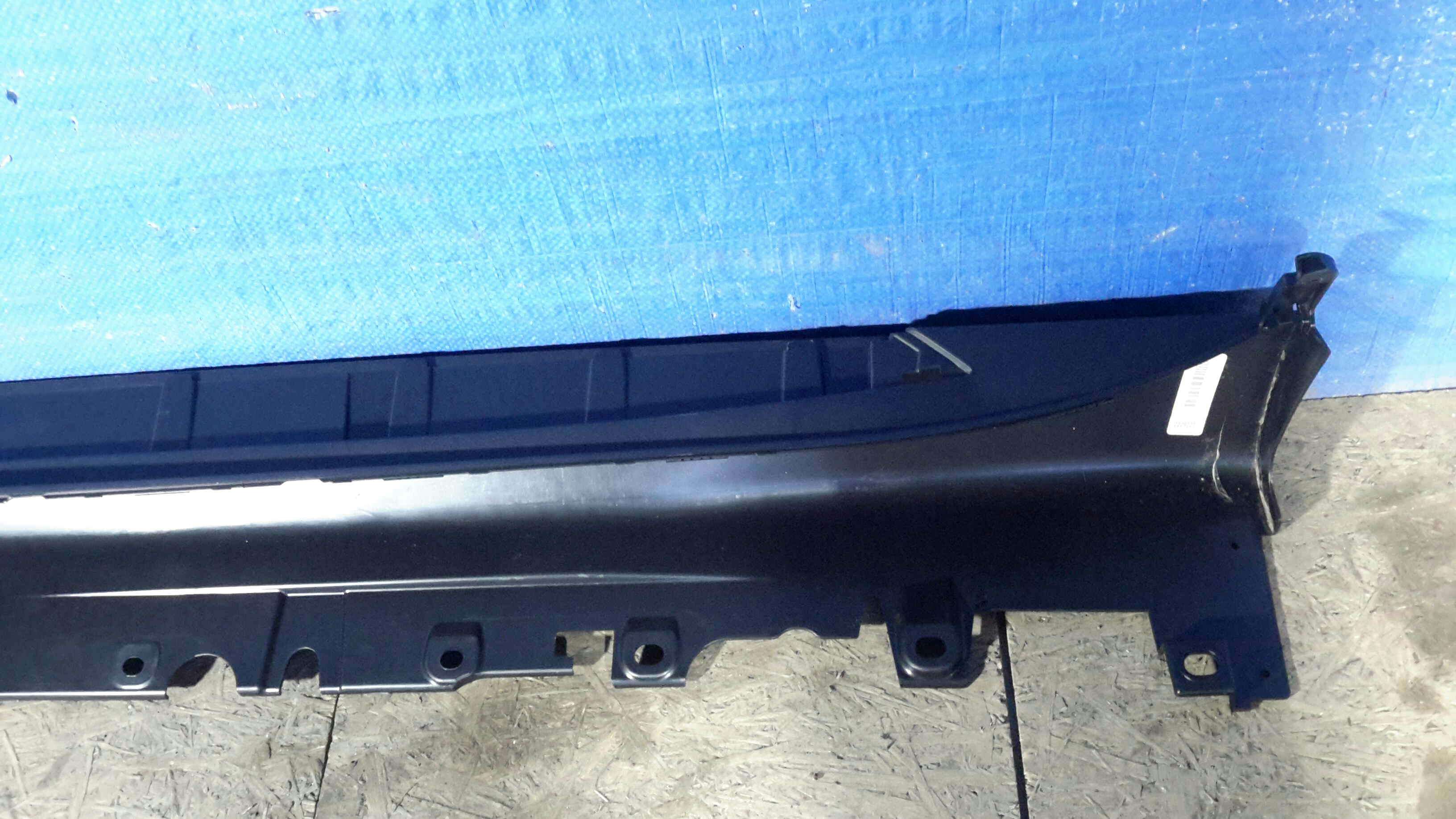 Накладка порога правого BMW X5 F15 (2013-нв) цена 6000 руб. 51777294376