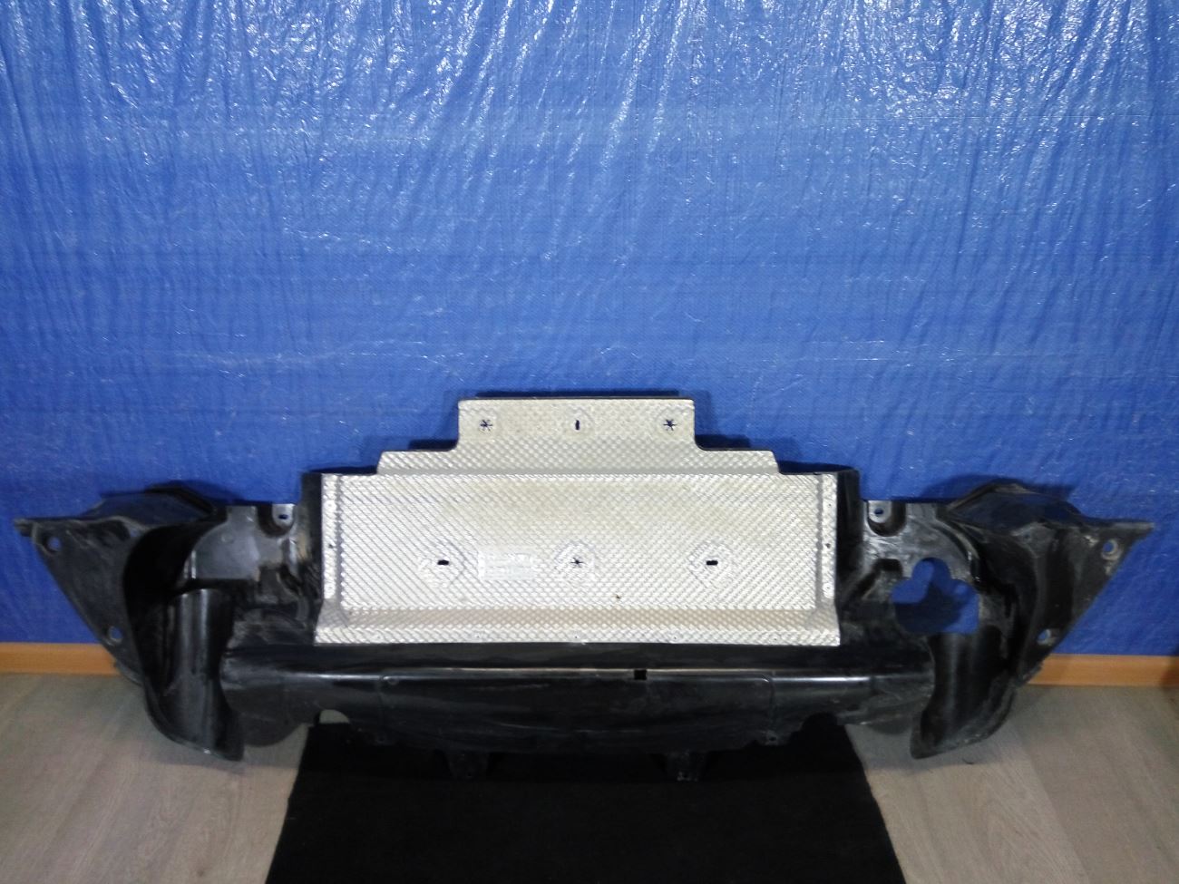 Теплоотражатель задний Land Rover Discovery Sport (2014-нв) цена 7000 ...