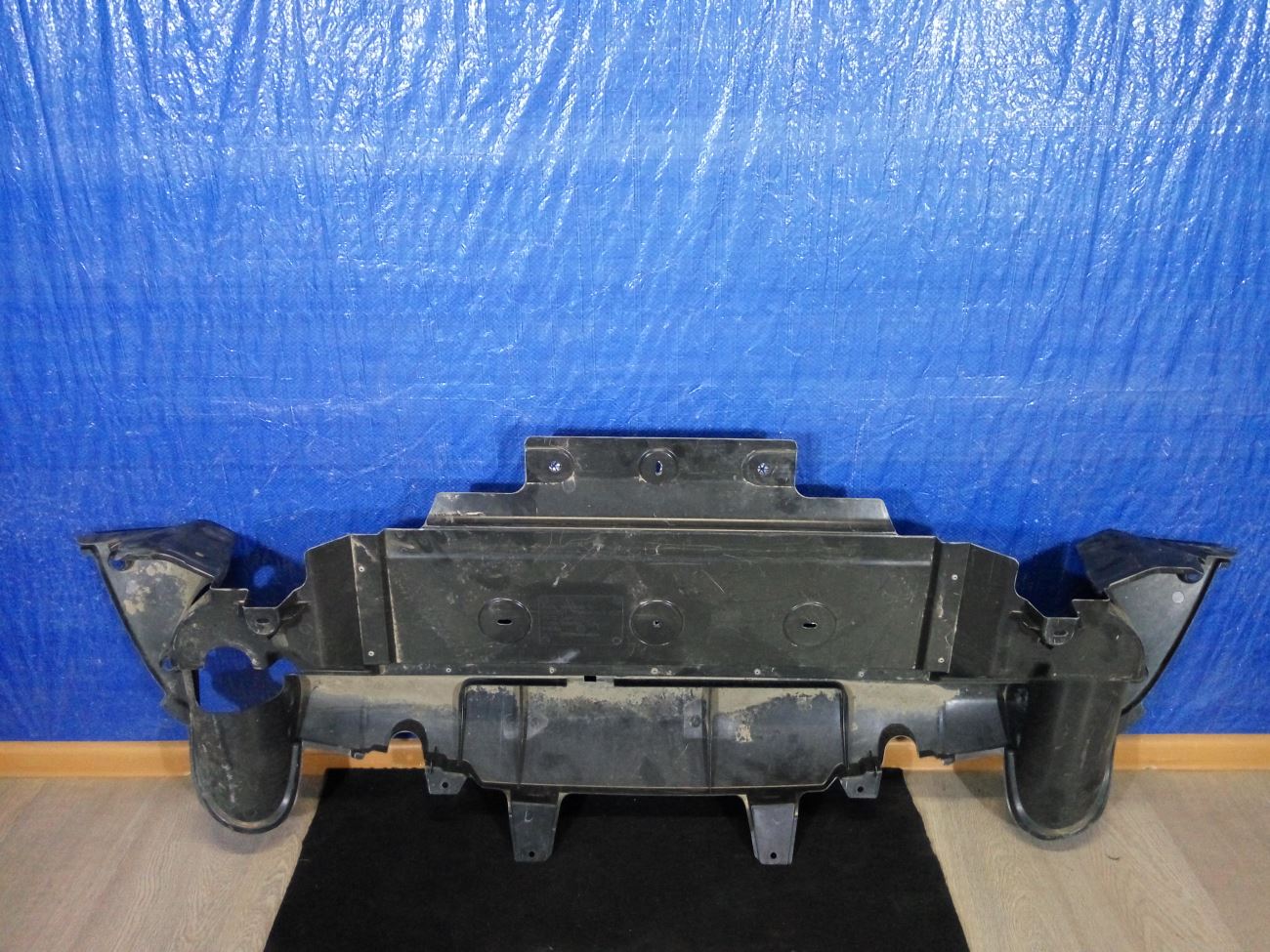 Теплоотражатель задний Land Rover Discovery Sport (2014-нв) цена 7000 ...