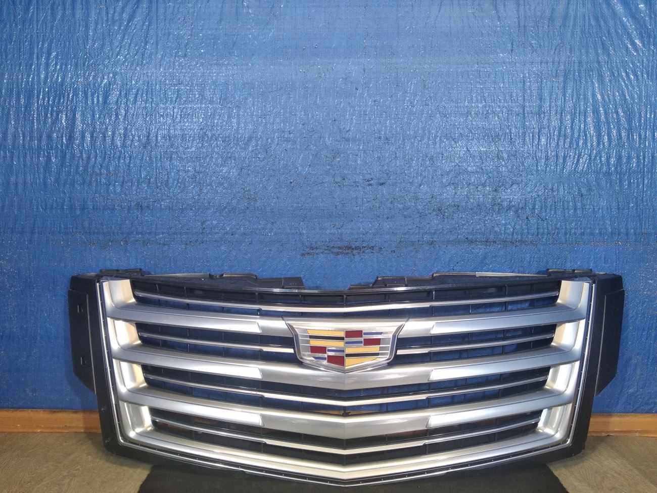 Решетка радиатора Cadillac Escalade 4 (2014-нв) цена 26300 руб. 23399558