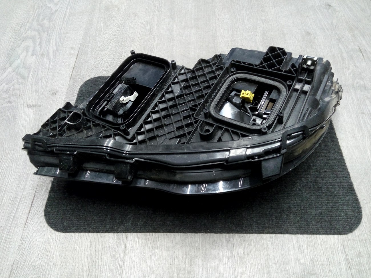 Фара правая Mercedes-Benz E-klasse c207 (2009-нв) цена 50000 руб ...