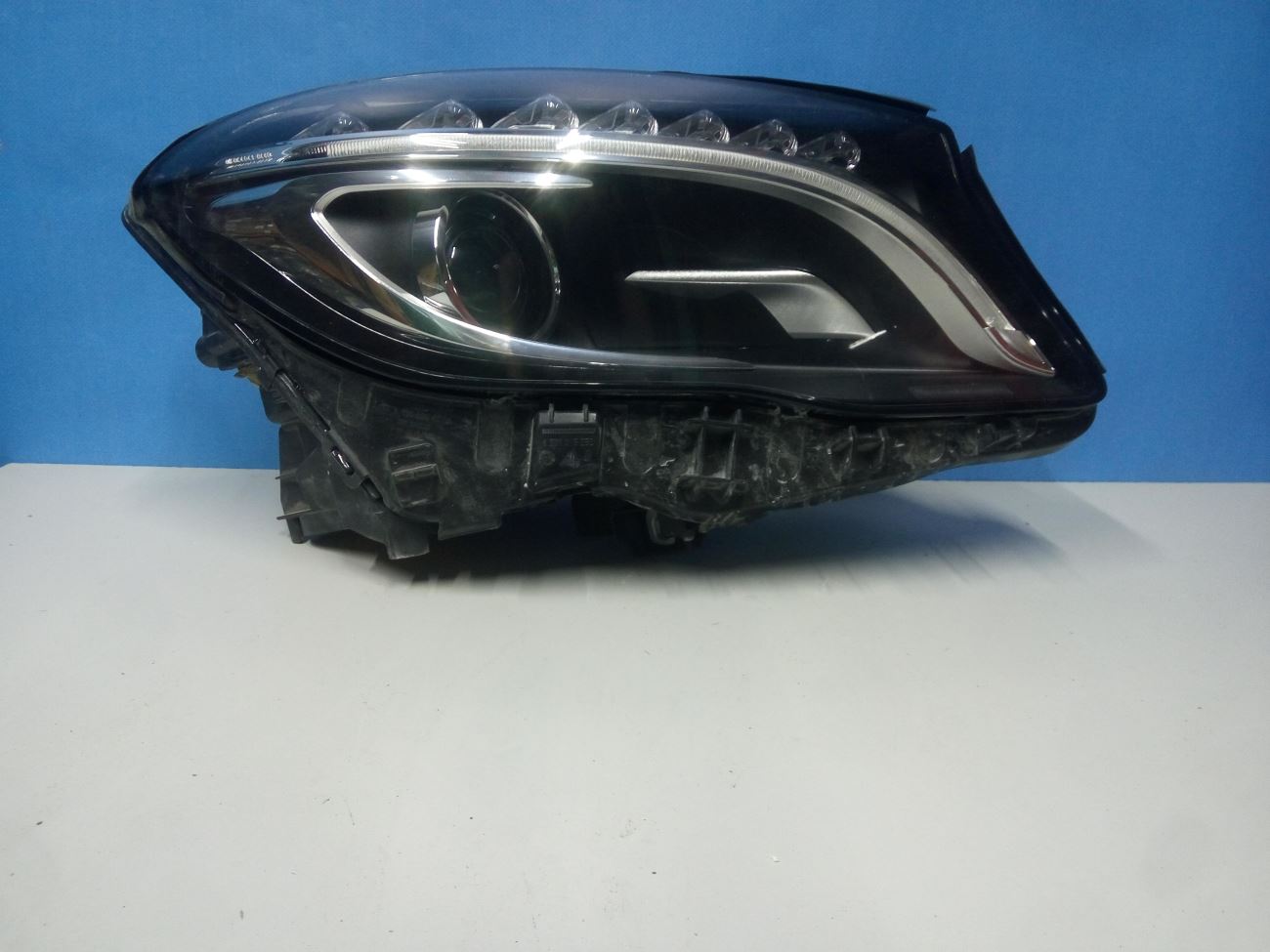 Фара правая Mercedes-Benz GLA-klasse X156 (2013-нв) цена 25000 руб ...