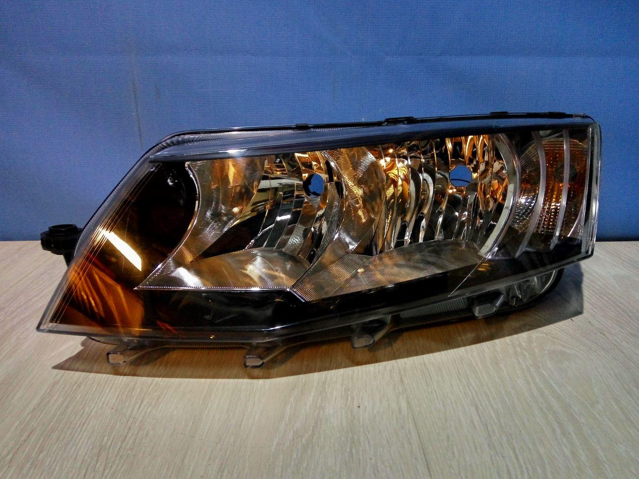 Фара левая Skoda Octavia 3 A7 (2013-нв) цена 7300 руб. 5e1941015, 5E1941017