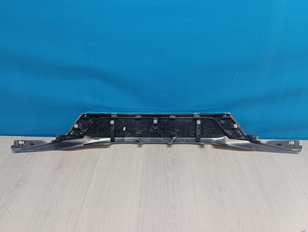 Накладка двери багажника Mitsubishi Outlander 3 (2012-нв) цена 4000 руб ...