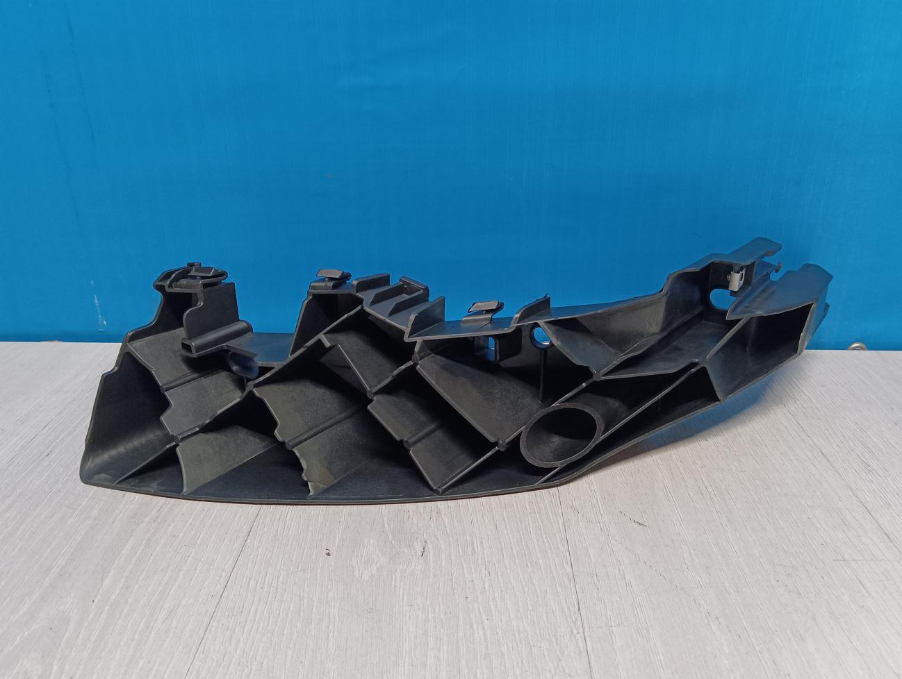 Кронштейн бампера переднего внутренний левый Jeep Grand Cherokee WK2 ...