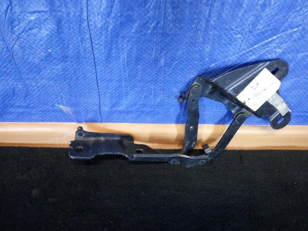 Петля капота правая BMW X1 E84 (2009-2015) цена 2400 руб. 41002993150