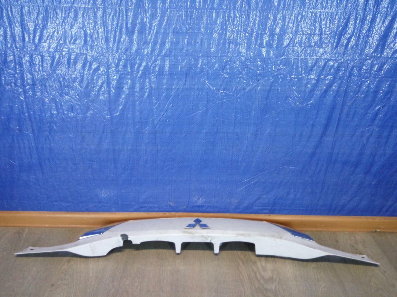 Накладка двери багажника Mitsubishi Outlander 3 (2012-нв) цена 5100 руб ...