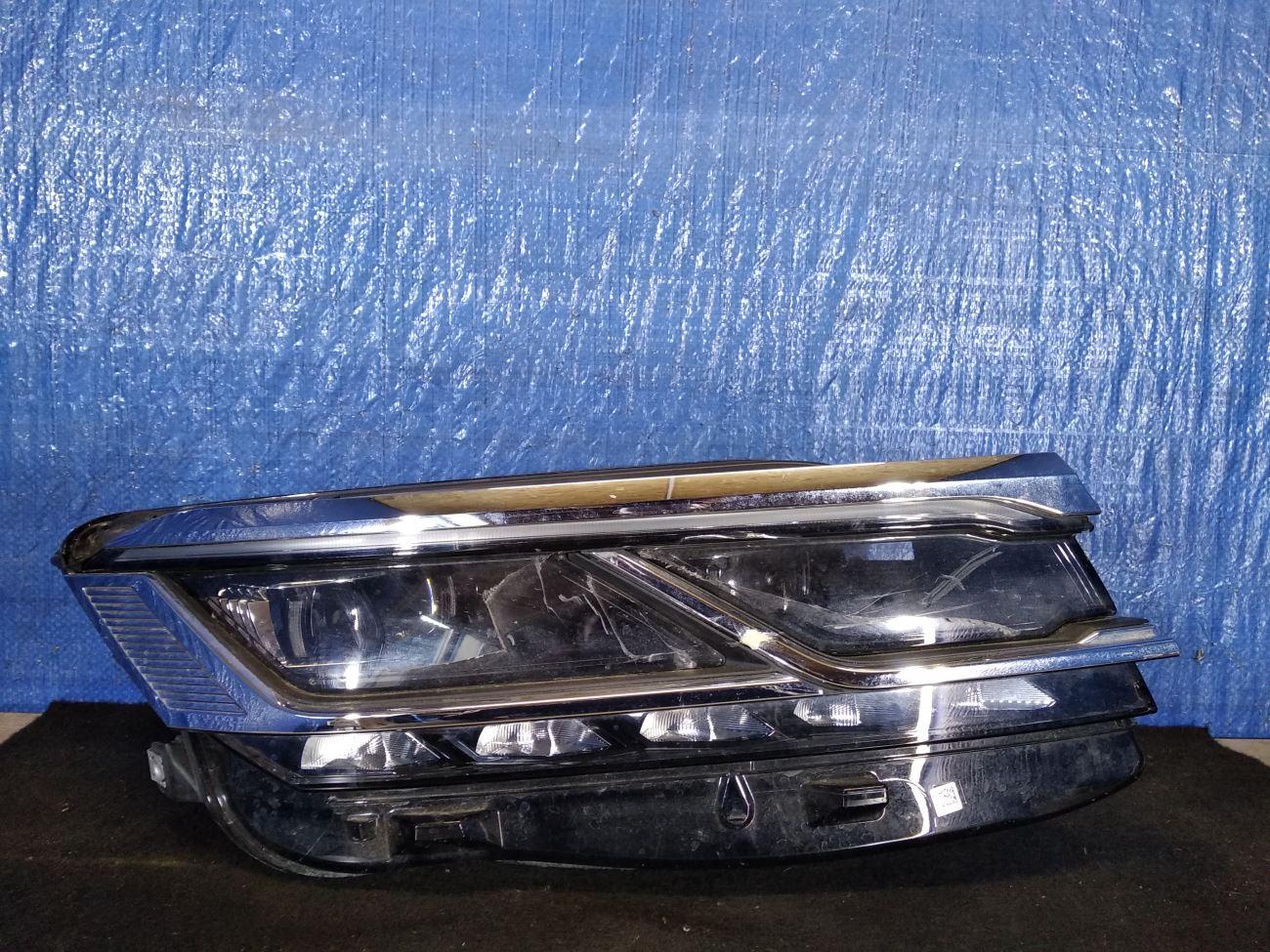 Фара правая Volkswagen Touareg 3 (2018-нв) цена 0 руб. 761941114