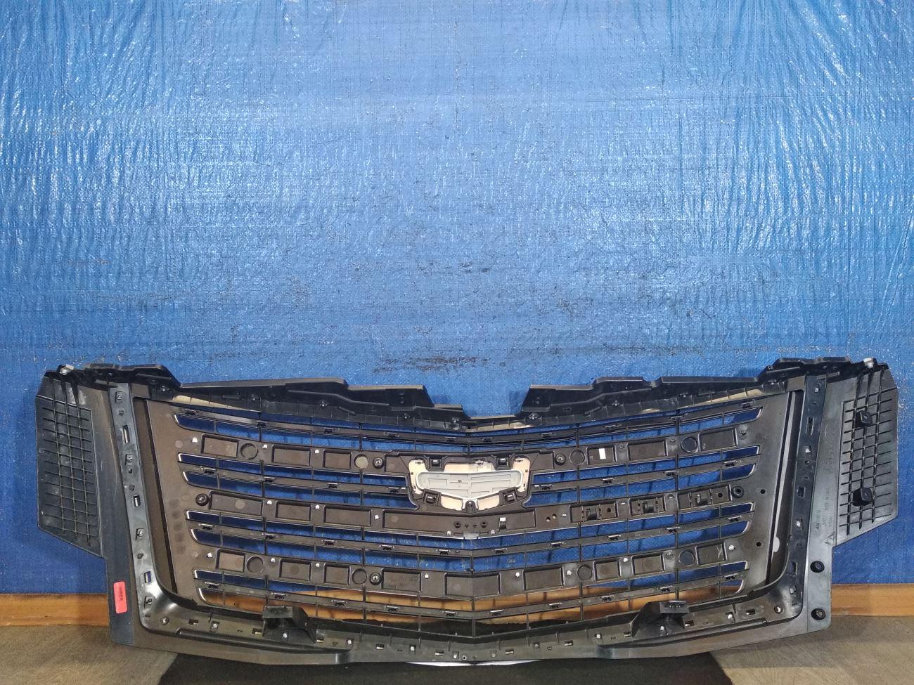 Решетка радиатора Cadillac Escalade 4 (2014-нв) цена 0 руб. 23399558