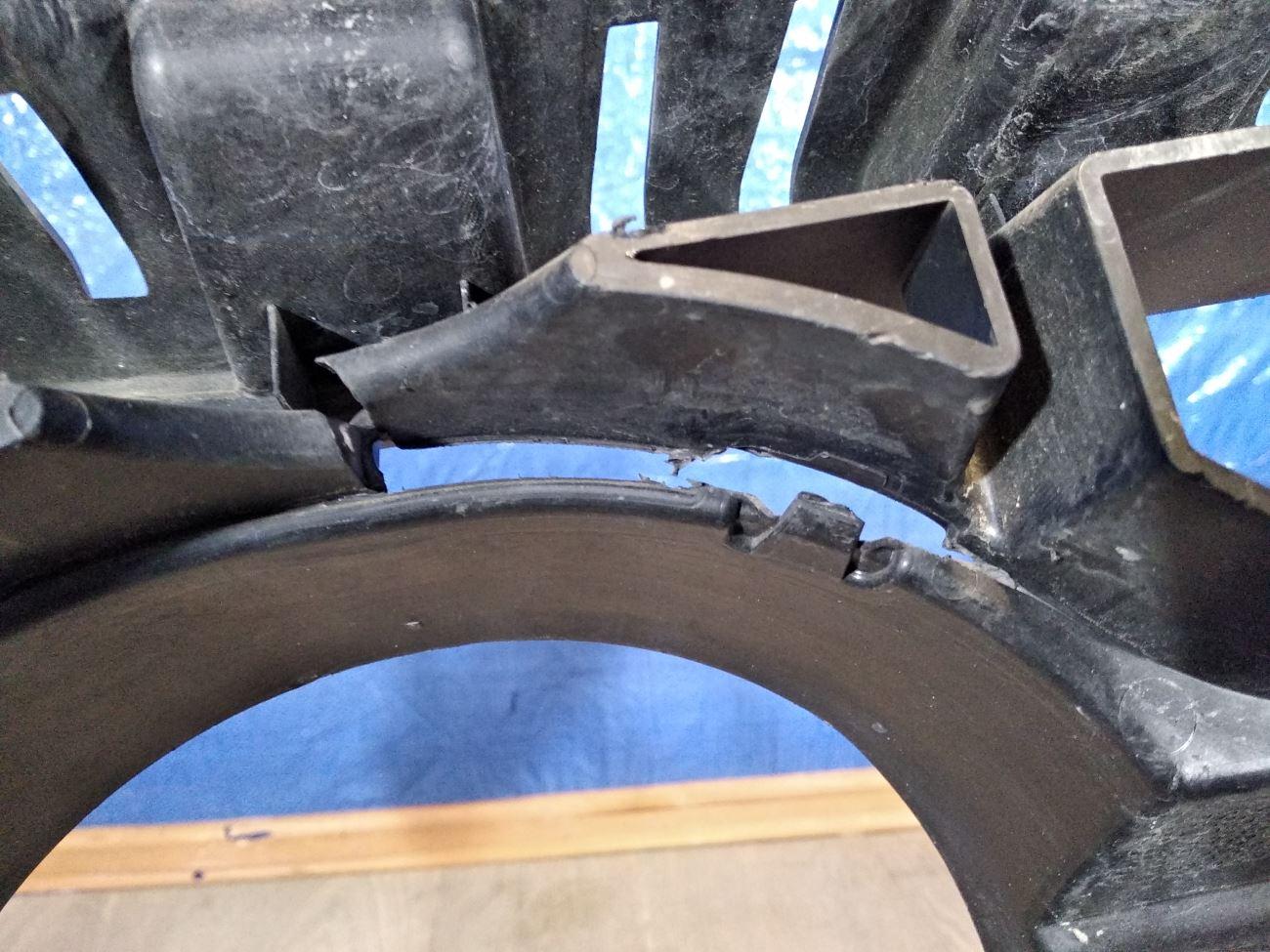 Решетка радиатора Mercedes-Benz E-Class W213 (2016-2020) цена 1500 руб ...