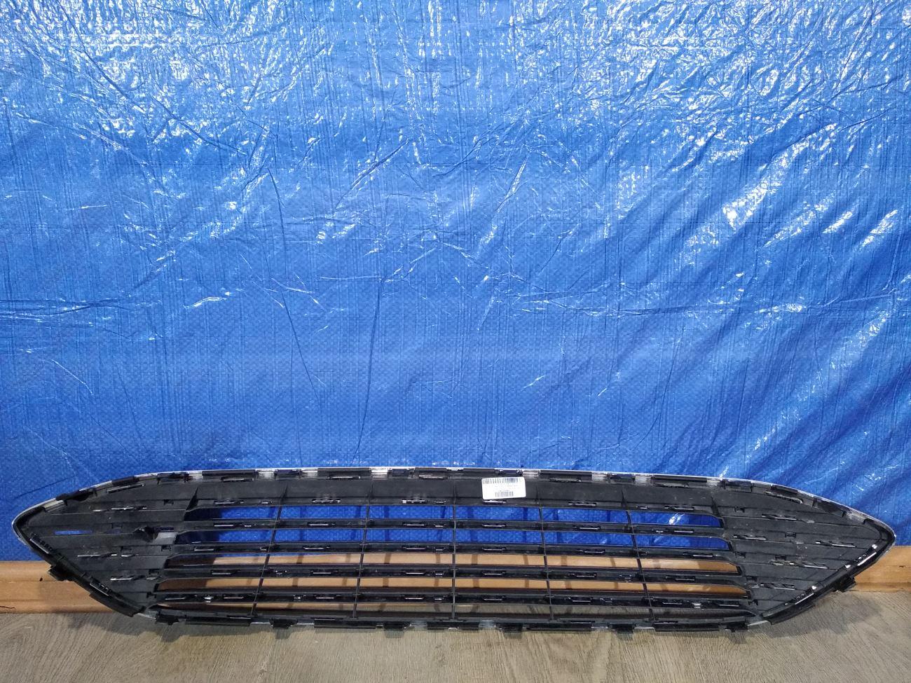 Решетка радиатора Ford Focus 3 (2011-нв) цена 4600 руб. 1873307, 1867088