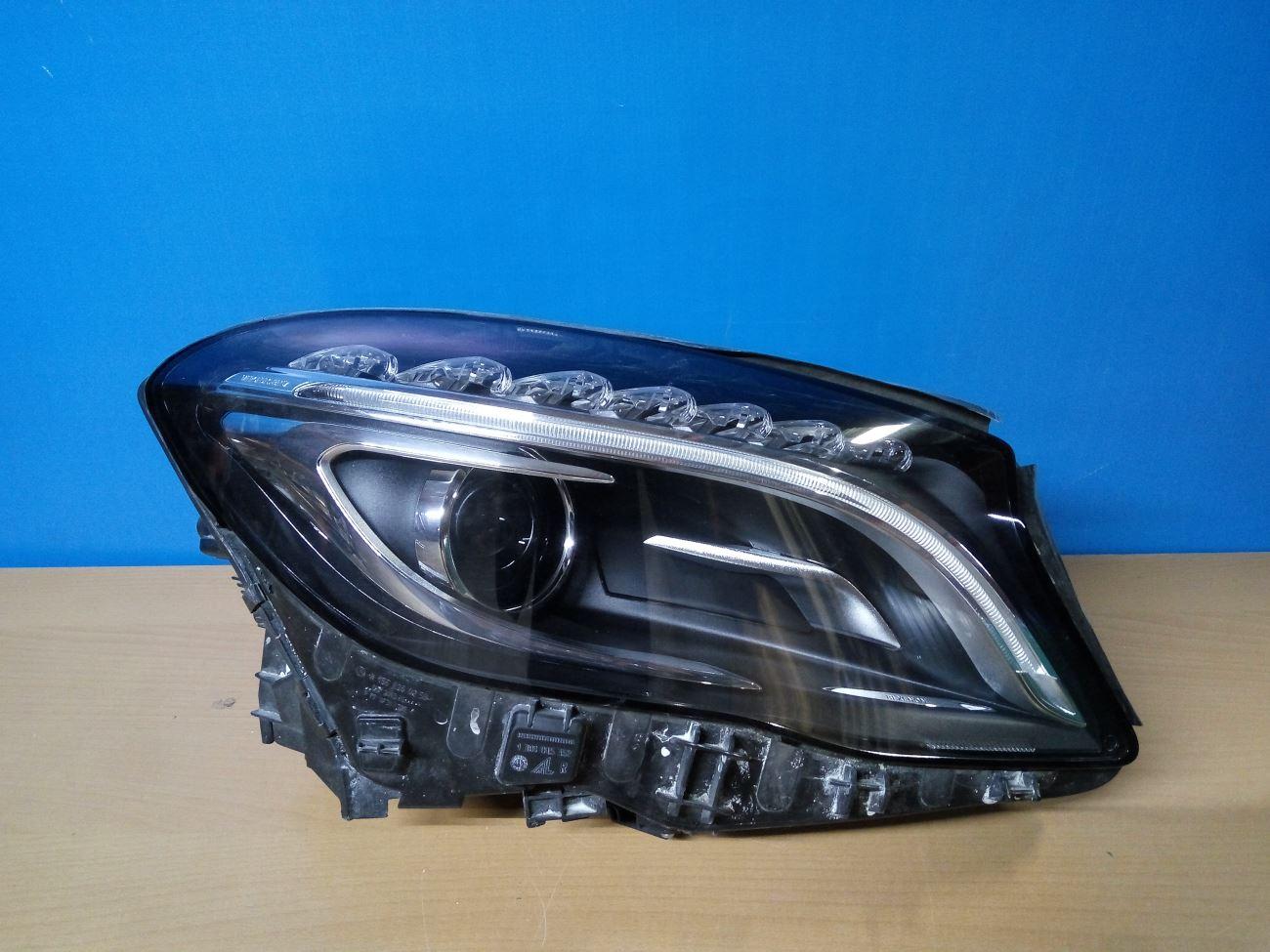 Фара правая Mercedes-Benz GLA-klasse X156 (2013-нв) цена 25000 руб ...