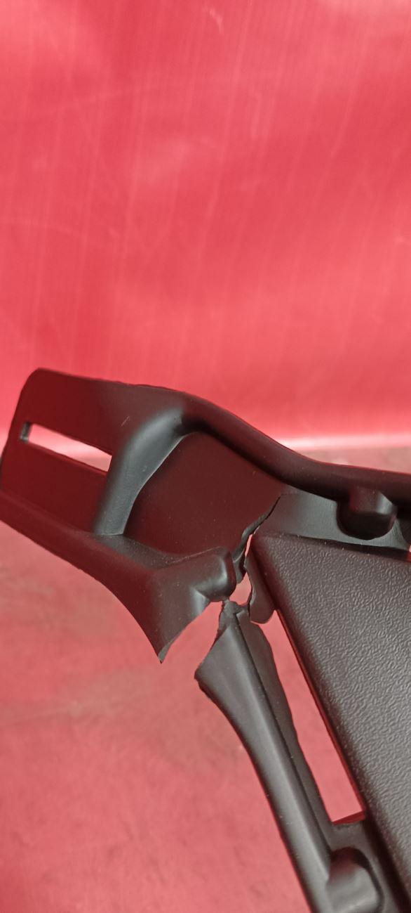 Решетка в бампер нижняя Toyota RAV4 4 CA40 (2012-2019) цена 640 руб ...